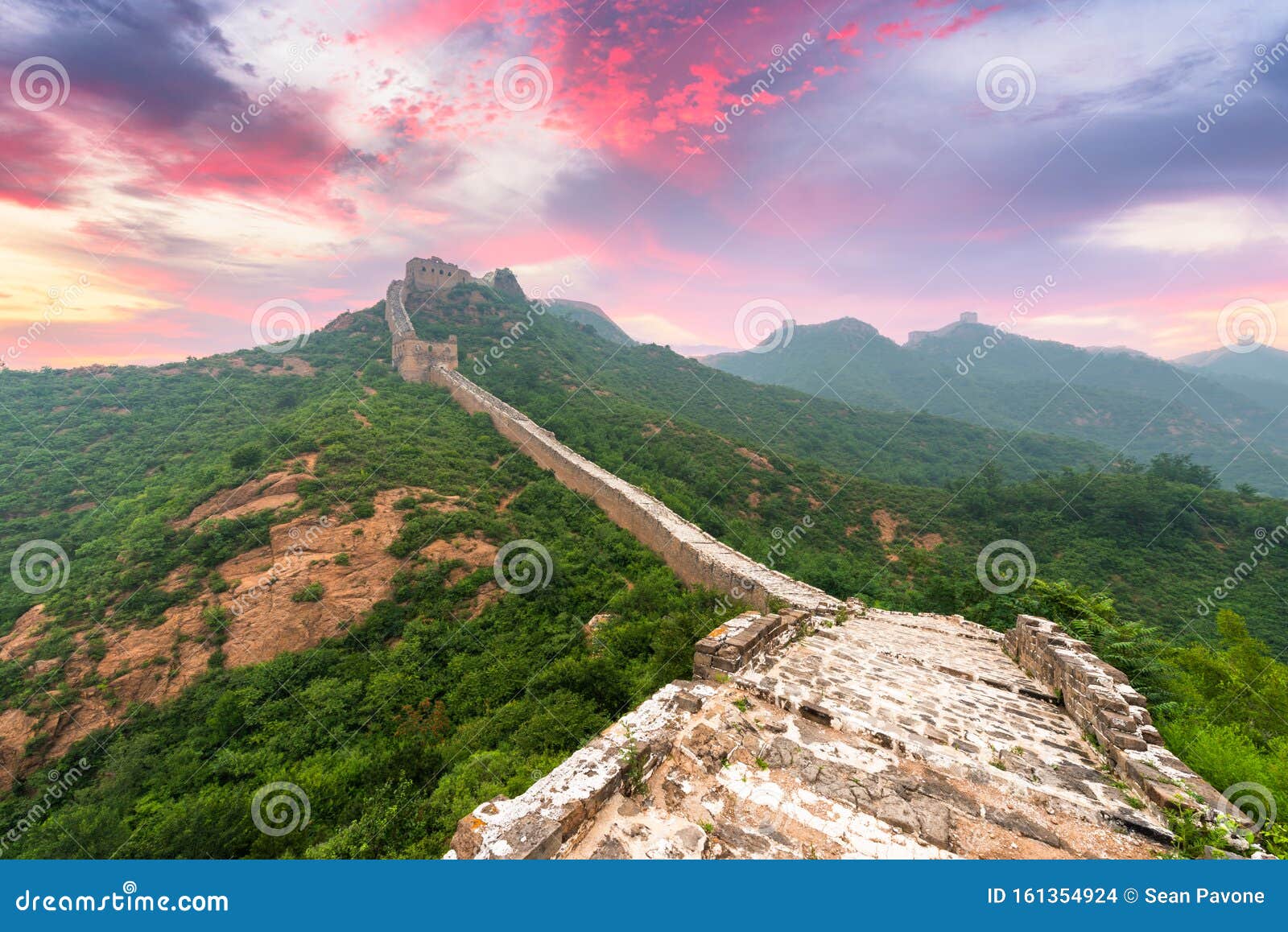 Great Wall of China at the Jinshanling Section Stock Photo - Image of ...