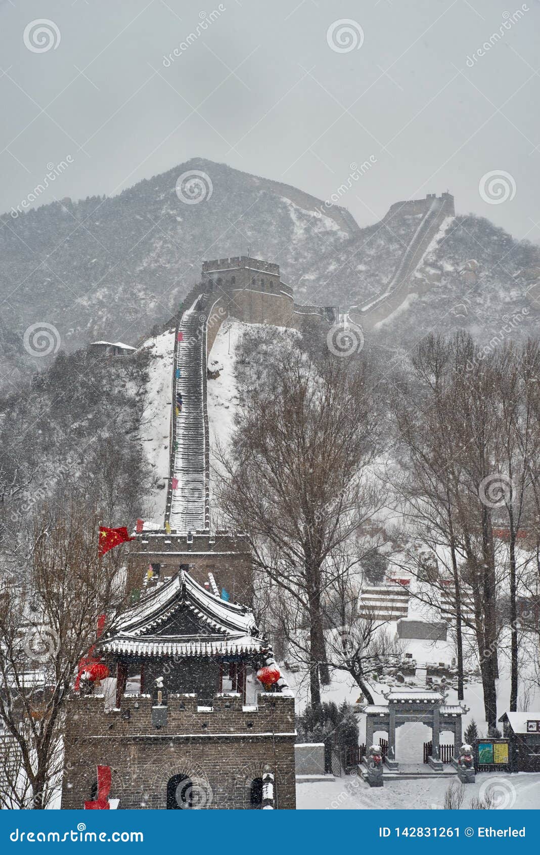 The Great Wall in winter stock image. Image of snow - 142831261