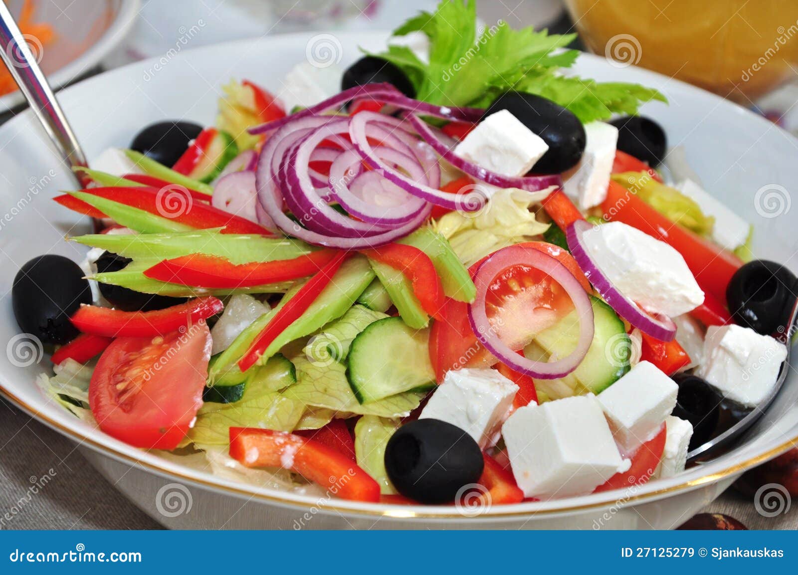 Grecka sałatka obraz stock. Obraz złożonej z odżywczy - 27125279