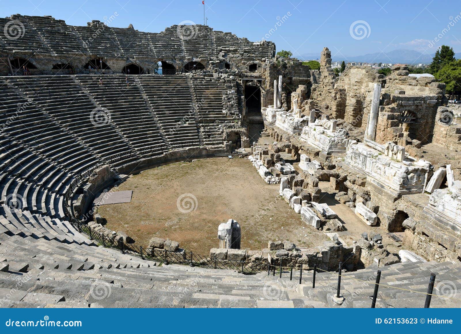 Grecki amfiteatr, strona zdjęcie stock editorial. Obraz złożonej z ...