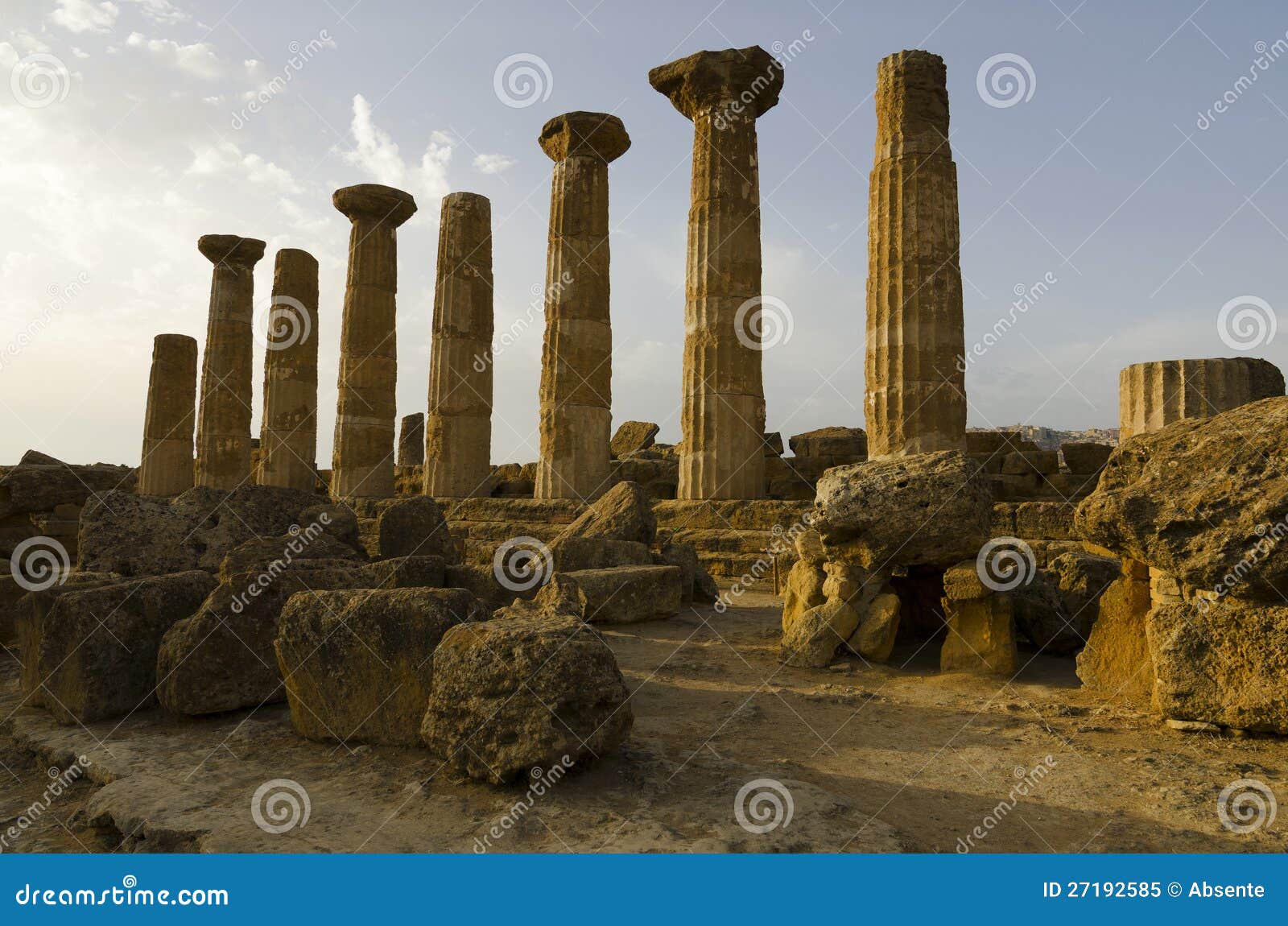 Greek Colomn stock image. Image of zeus, italy, destinations - 27192585