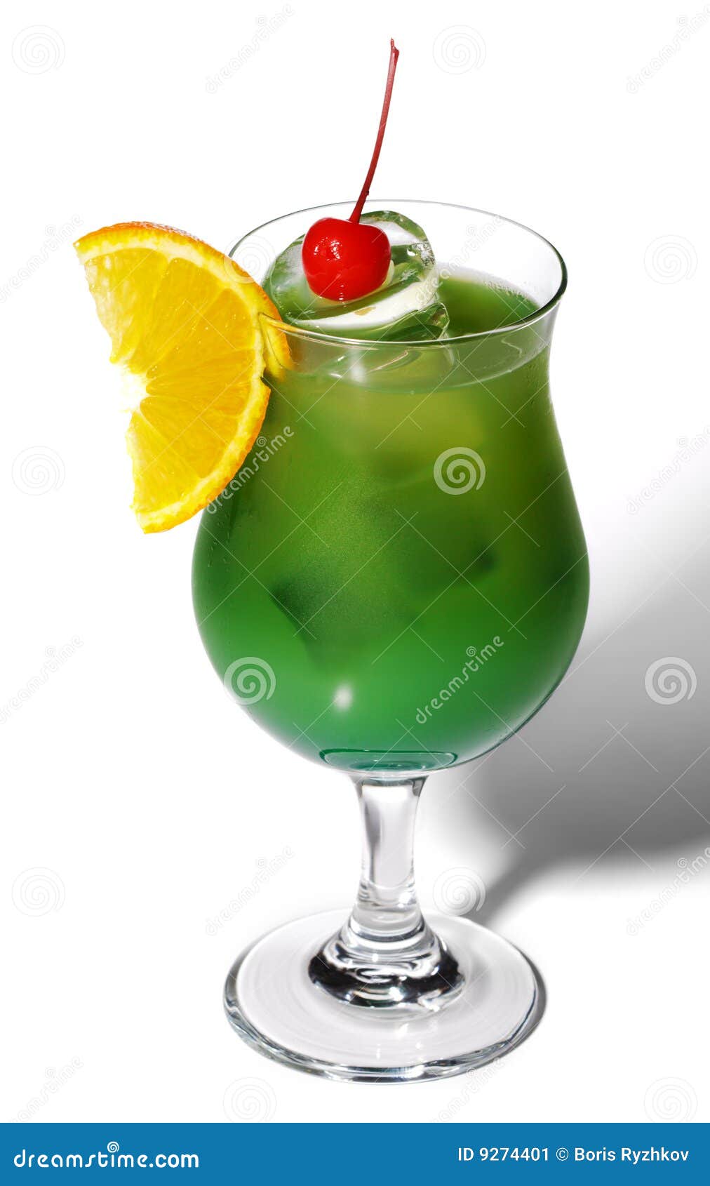Green Alcoholic Cocktail stock image. Image of cube, beverage - 9274401