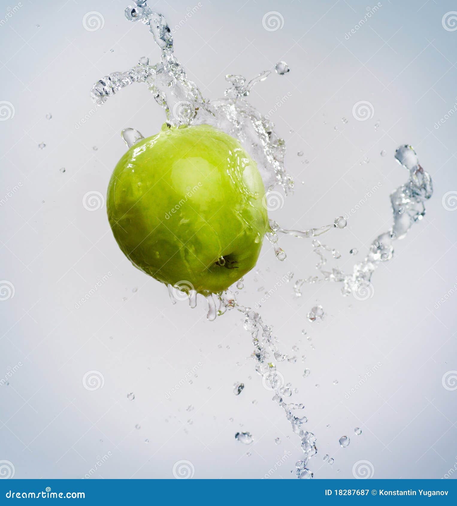 Green apple stock image. Image of ripe, studio, drop - 18287687