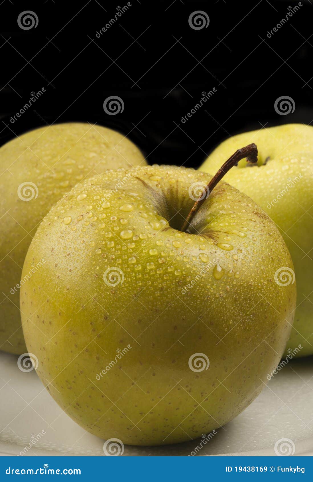 Green apple close up stock image. Image of green, food - 19438169