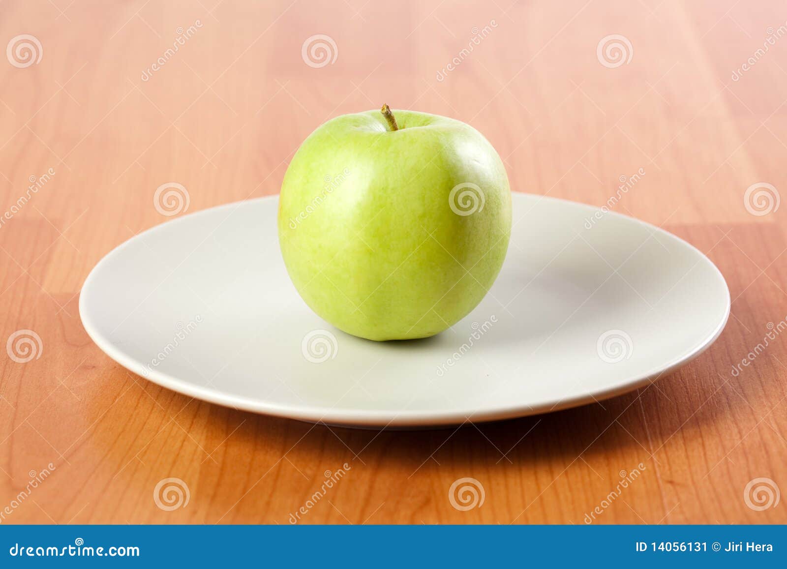 Green apple on plate stock image. Image of sweet, dessert - 14056131