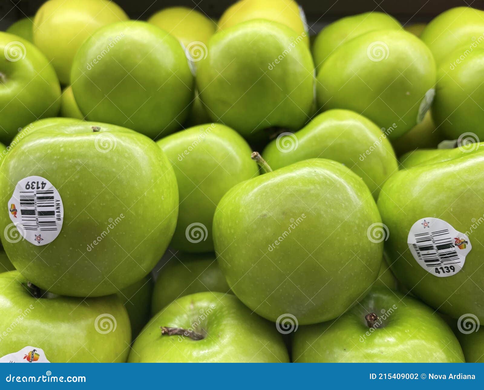 Apel Hijau Stock Photos - Free & Royalty-Free Stock Photos from Dreamstime