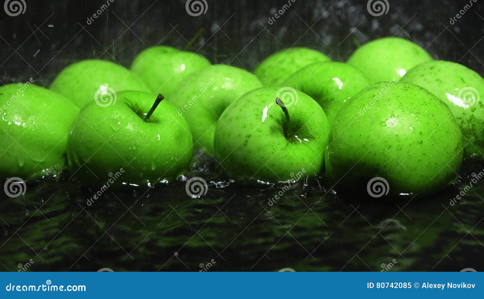 Green Apples in Water Being Washed Stock Image - Image of splash ...