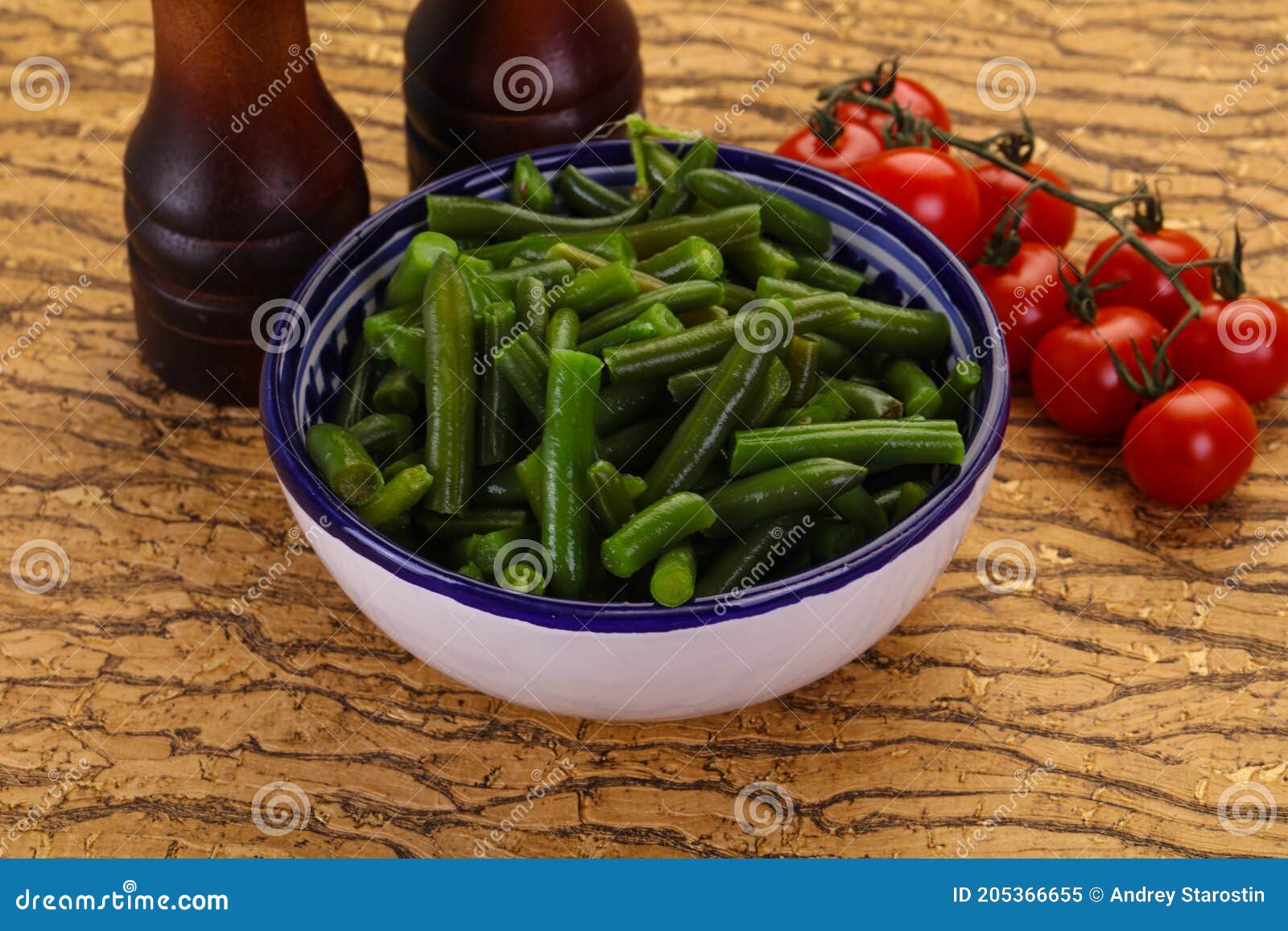 Green beans in the bowl stock image. Image of closeup - 205366655