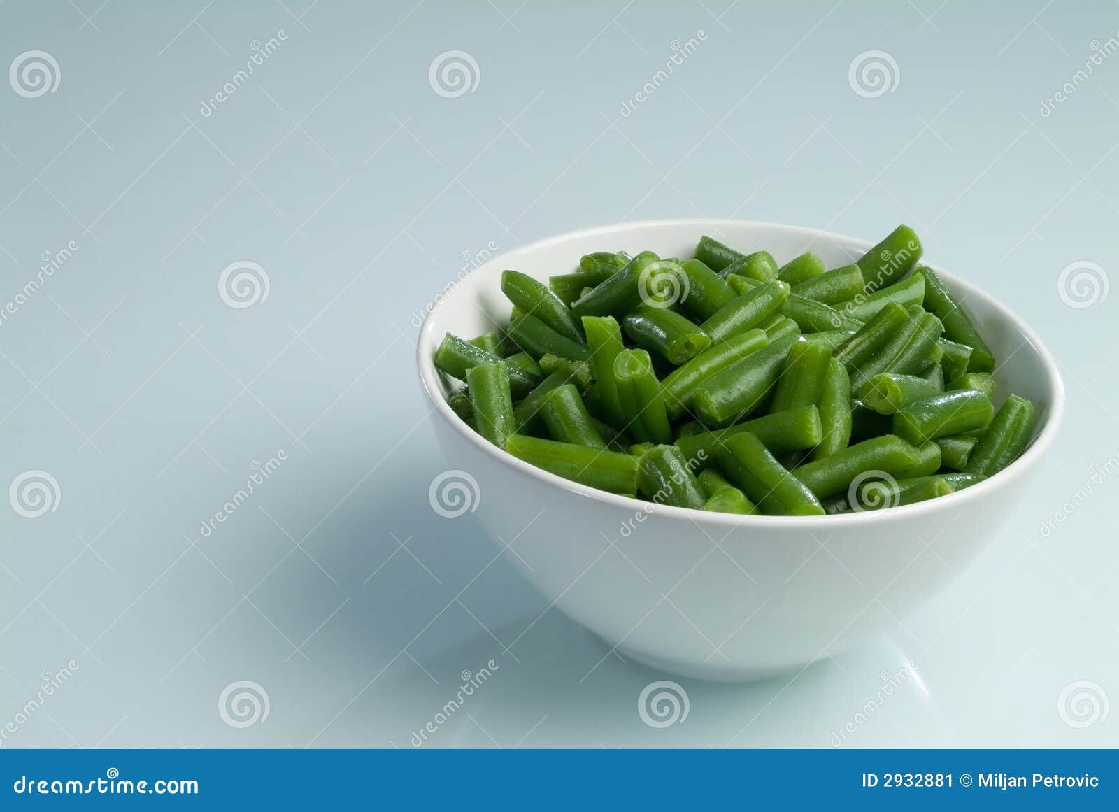 Green beans plate stock image. Image of vegetable, sweet - 2932881