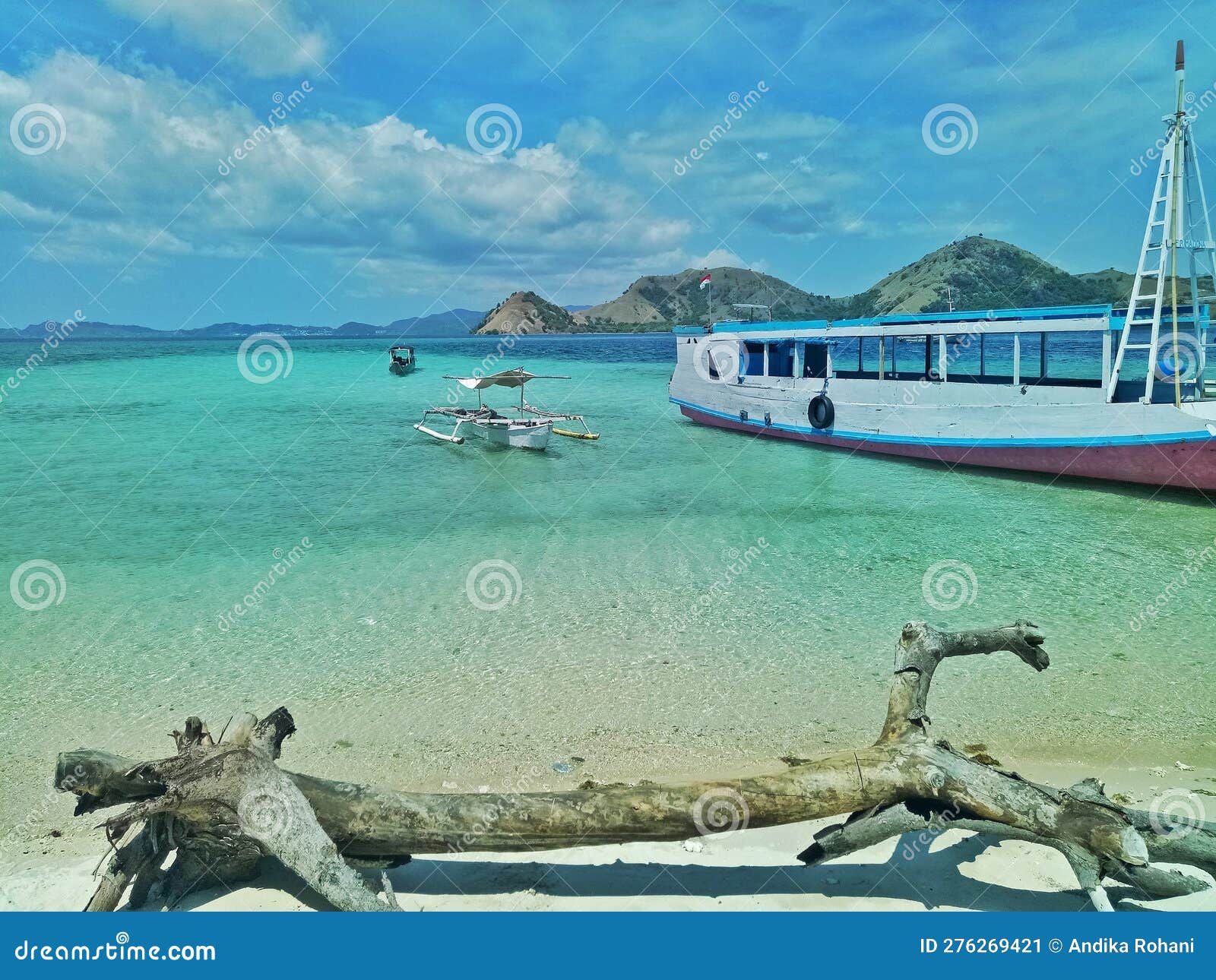 Green Blue Color of Sea and Boat Leaning Stock Image - Image of ocean ...