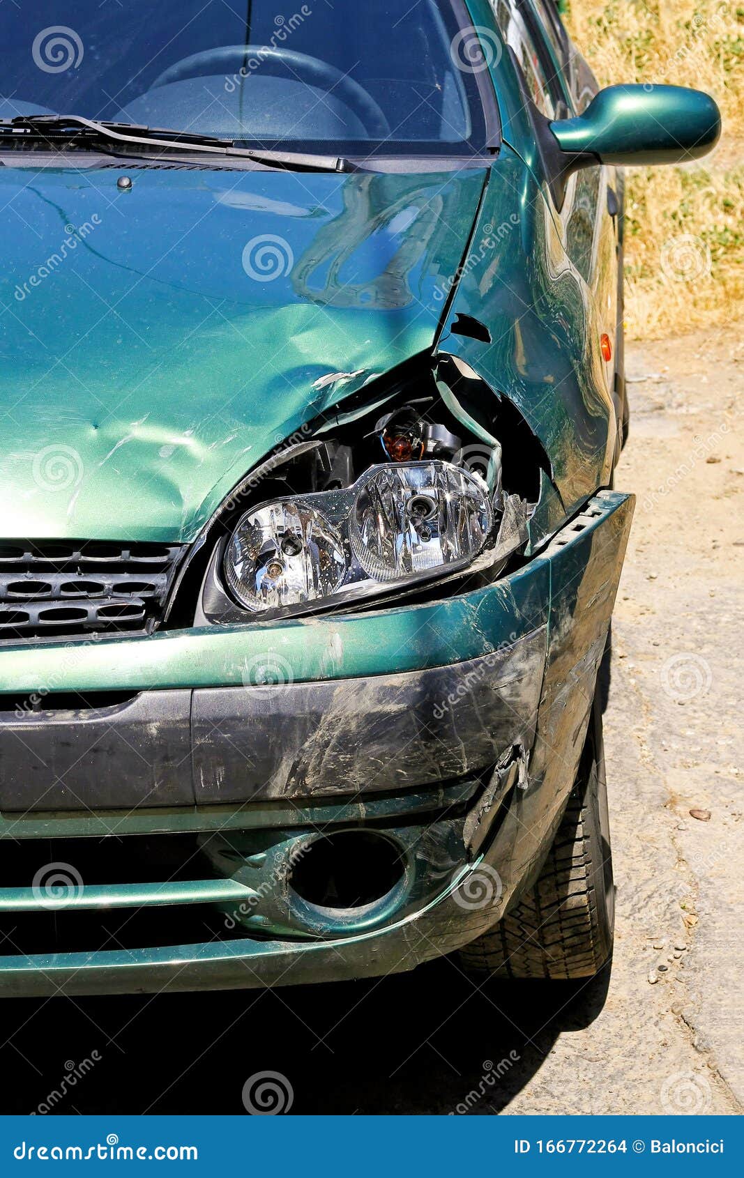 Green car wreck stock photo. Image of headlight, crush - 166772264