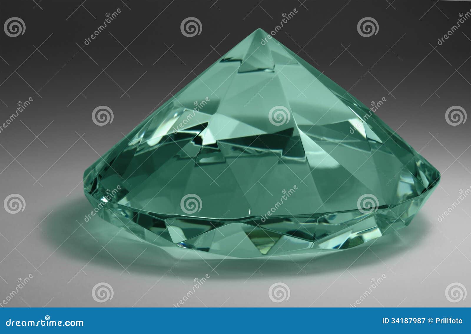 Green Diamond in Gradient Back Stock Image - Image of fire, brilliant ...