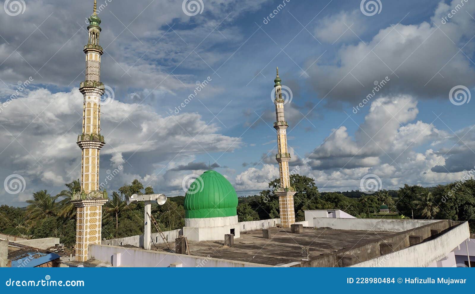 Green Dome of Mosque Beautiful Stock Photo - Image of mosque, masjid ...