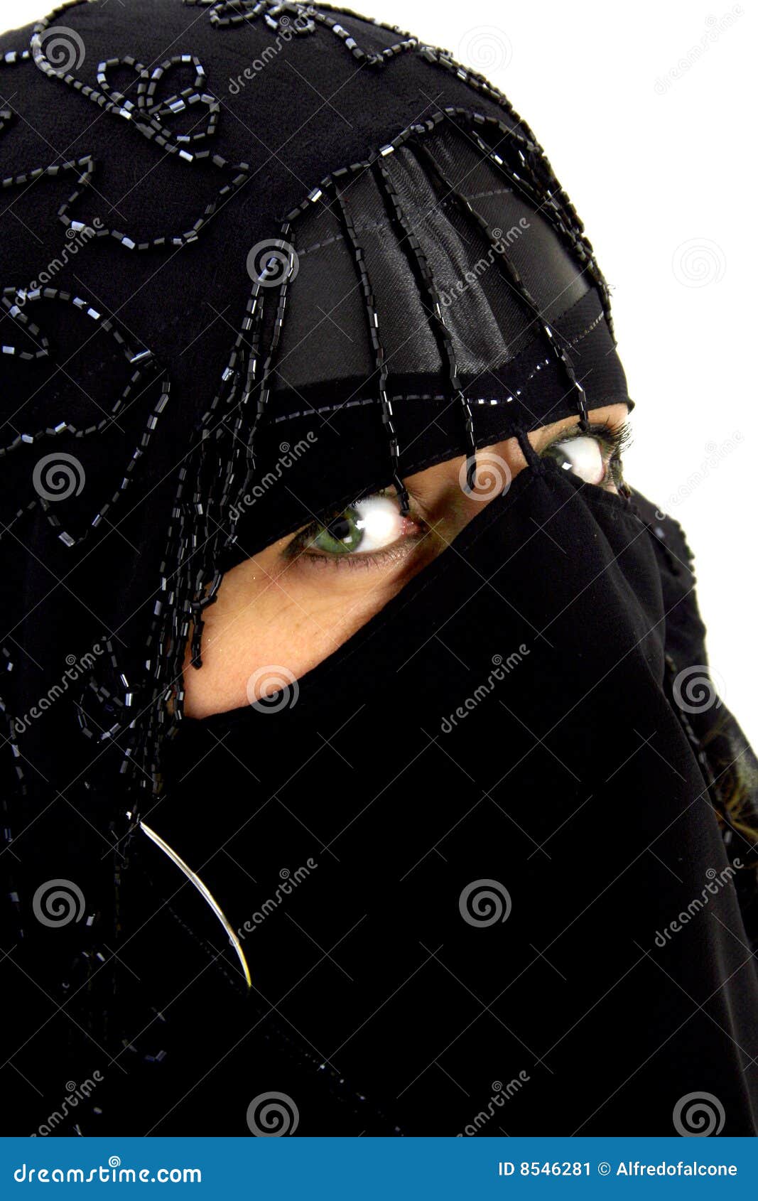 Green eyes burqa stock image. Image of muslim, black, vertical - 8546281