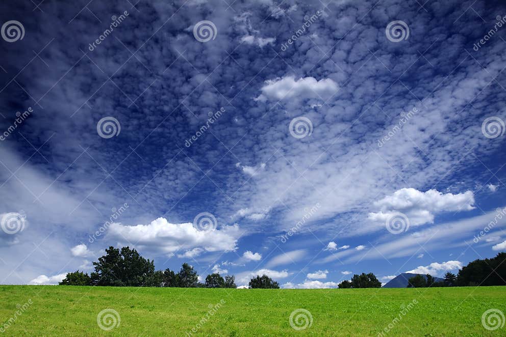 Green Field and Dramatic Sky Stock Image - Image of fresh, green: 2749085