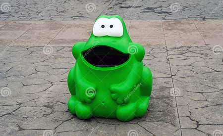 Green frog trash can stock image. Image of tools, green - 36708225