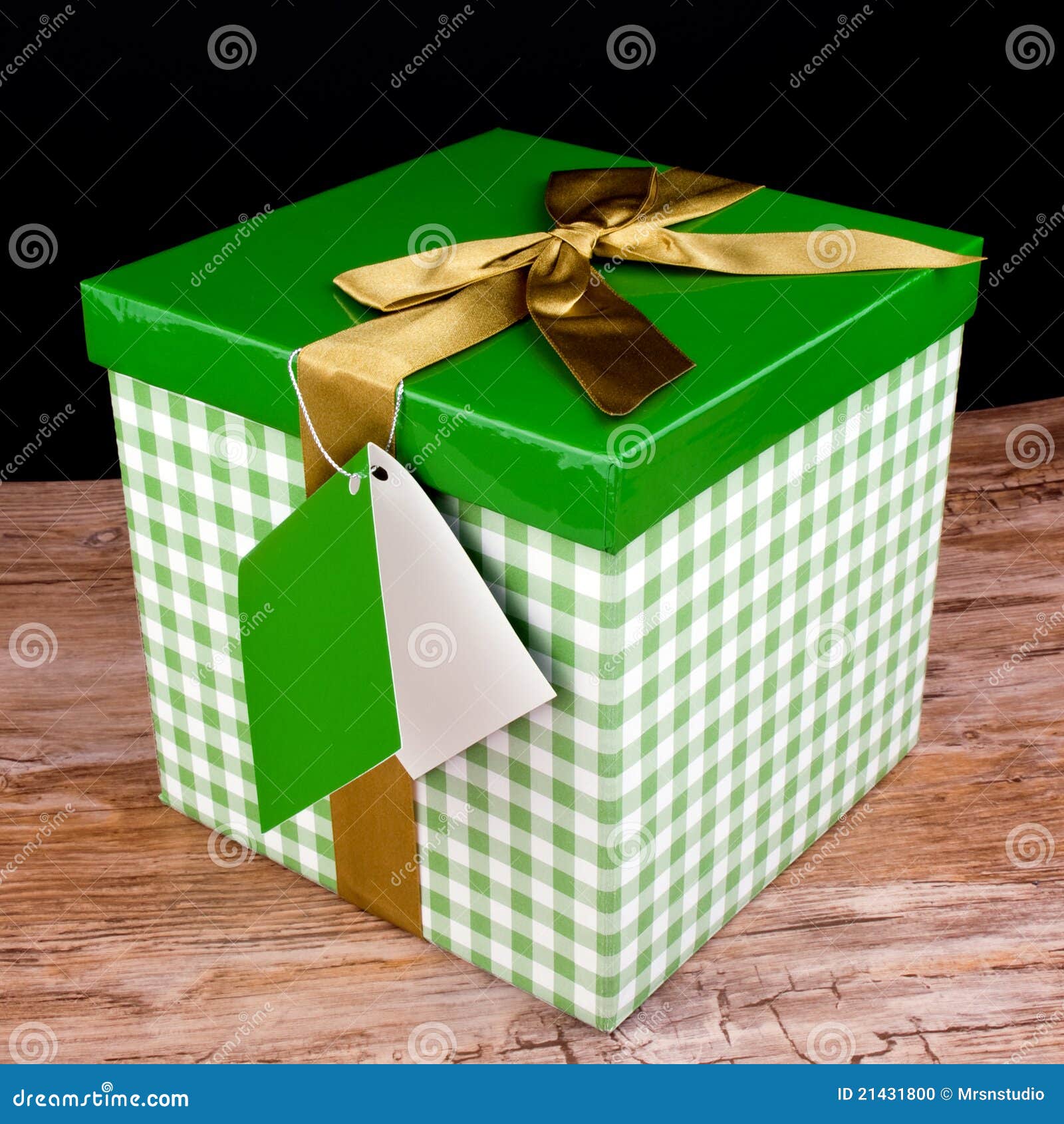 Green Gift Box with Golden Bow Stock Photo - Image of green, present ...