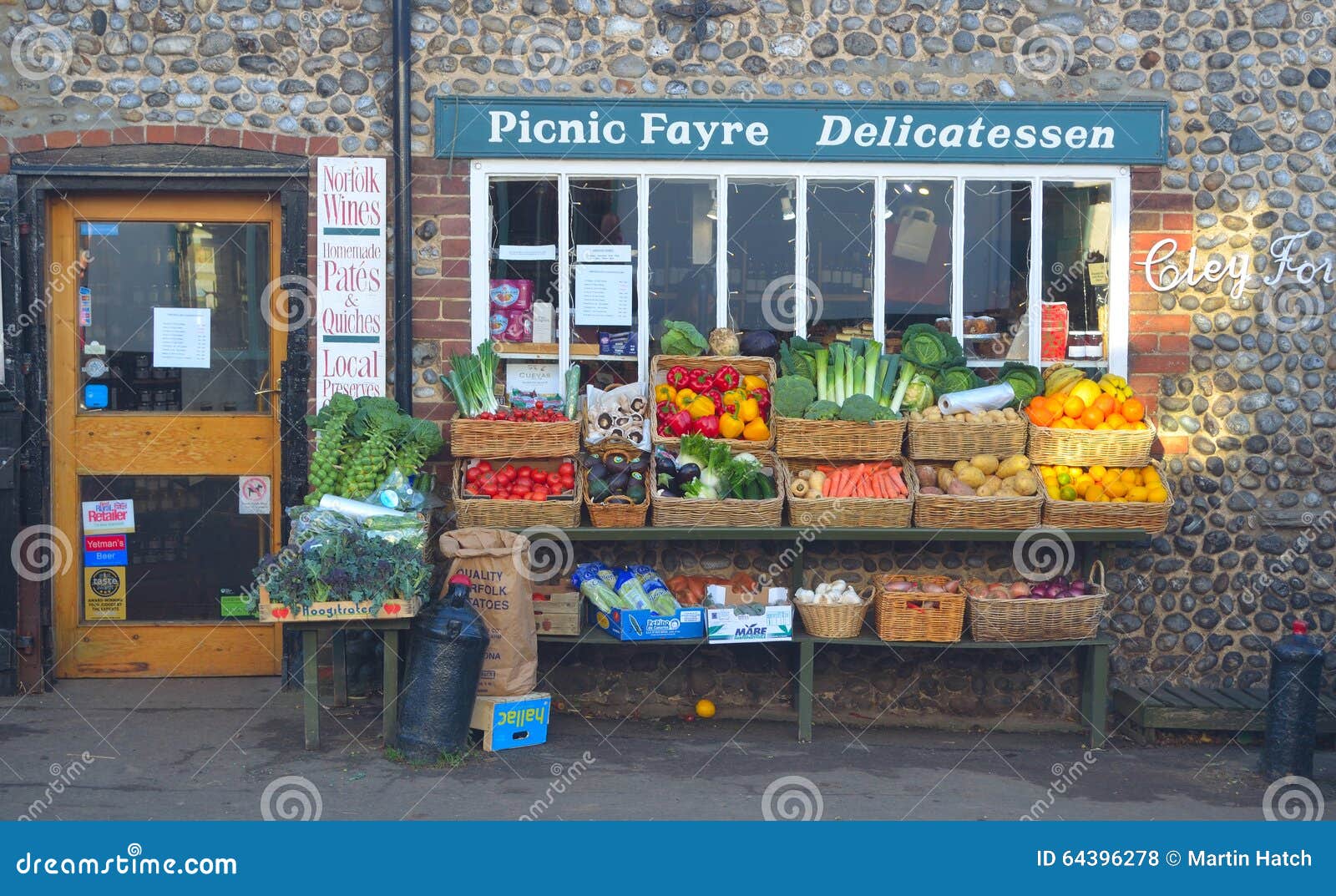 Front Store Of Miniso Terminal 21 Asok With Logo And Shop Display ...