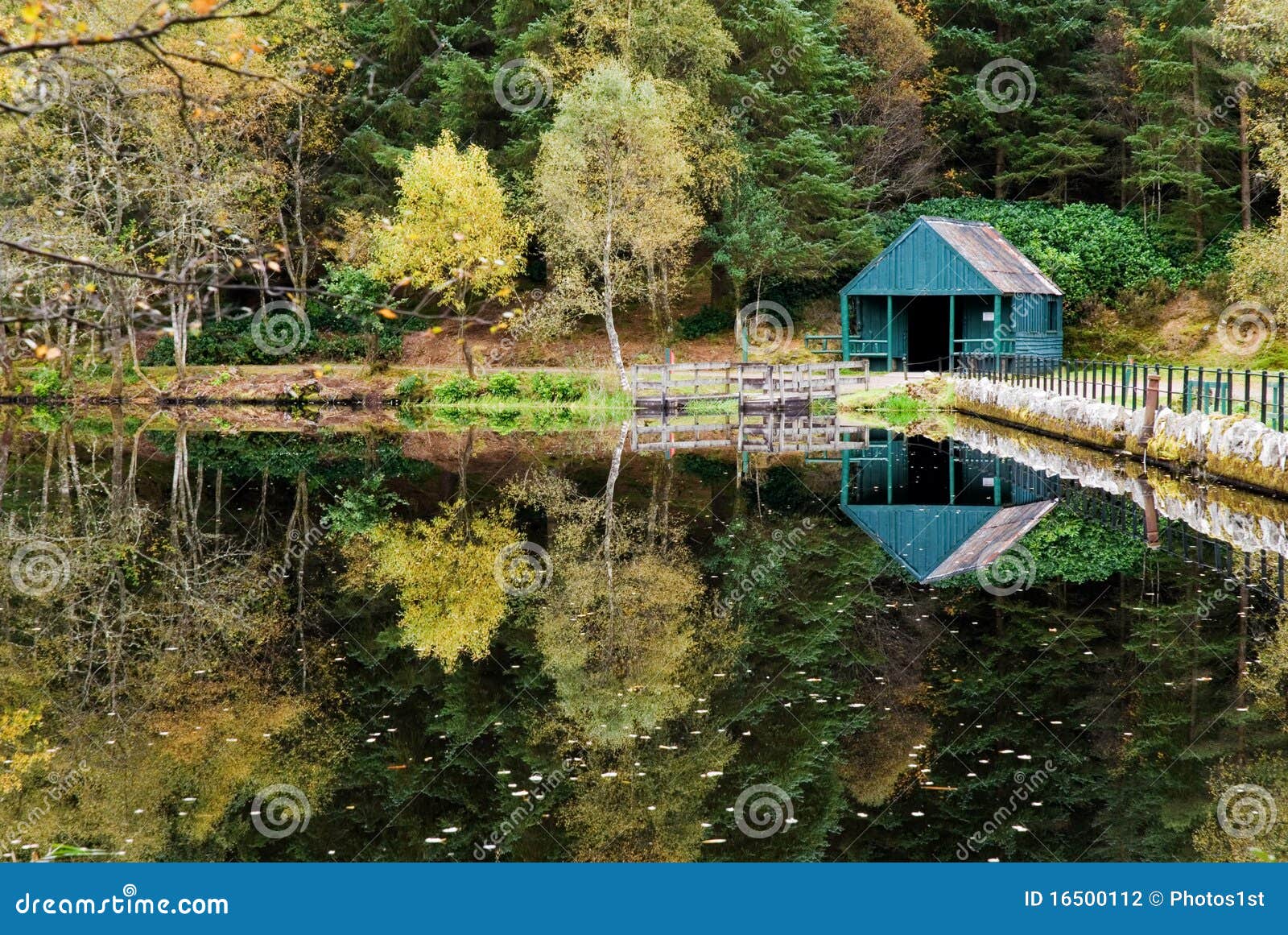 Green hut stock photo. Image of ripple, water, wooden - 16500112
