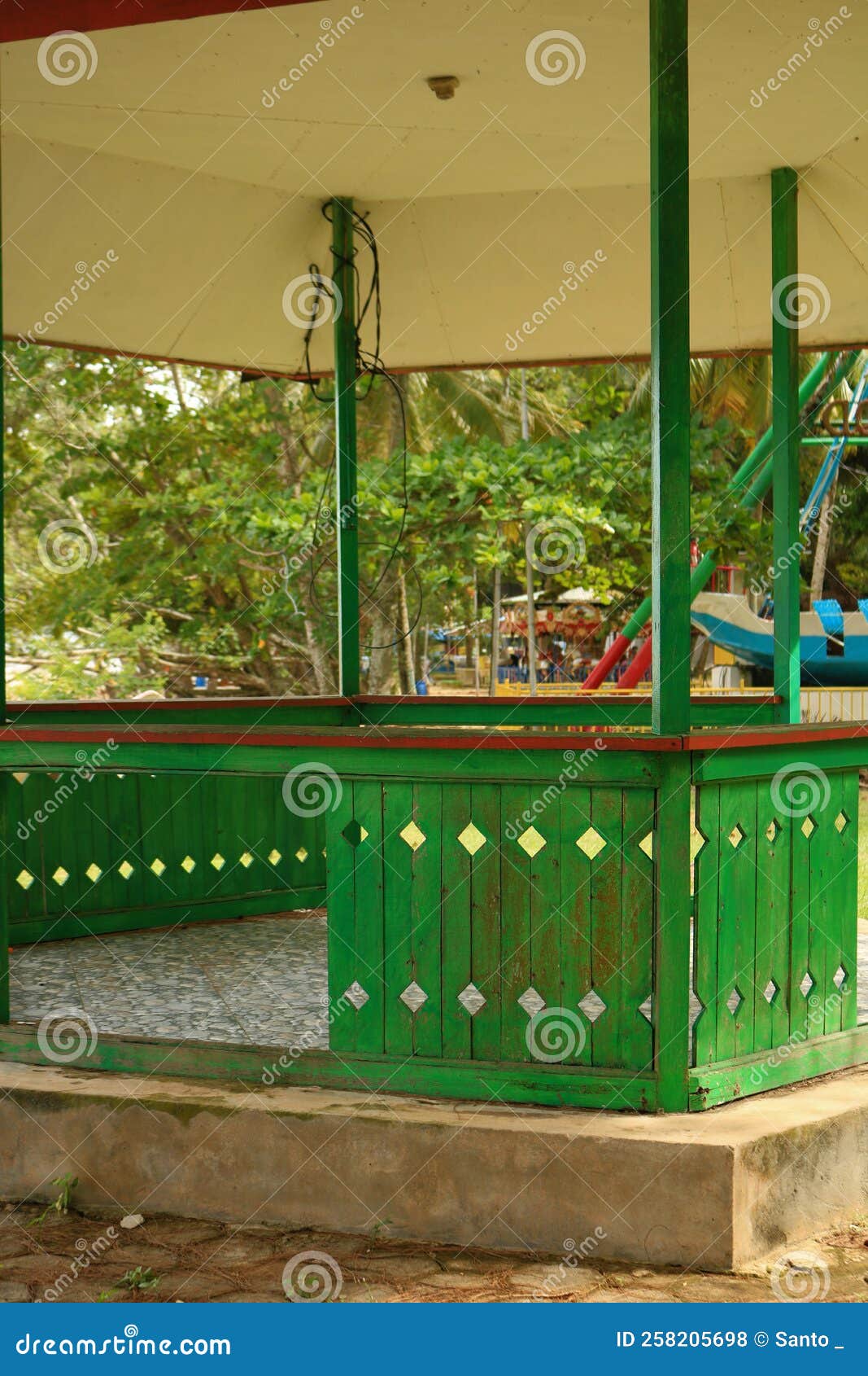Green Hut in Amusement Park Stock Photo - Image of lawn, yard: 258205698