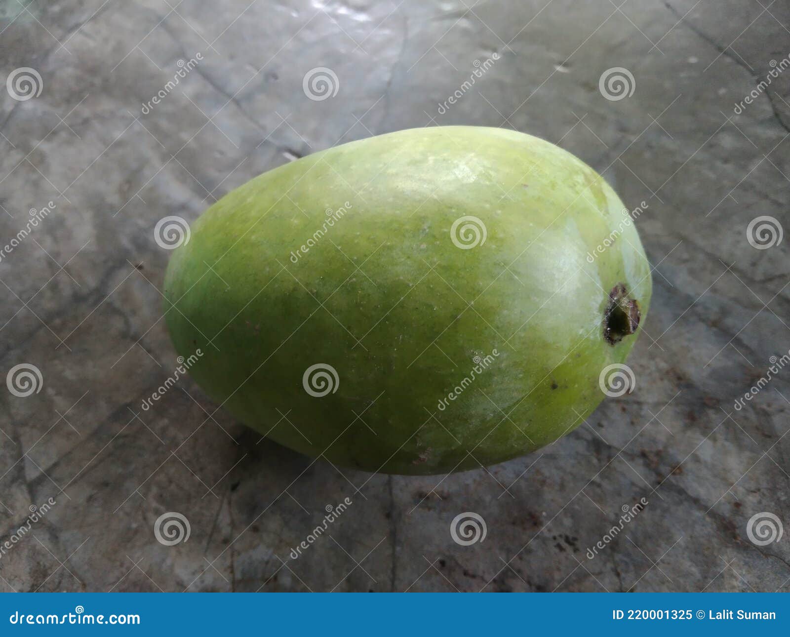 Green Mango, Fresh and Natural Raw Mango Fruit Stock Image - Image of ...