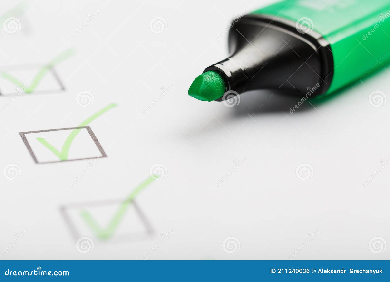 Green Marker with Markers on the Checklist Sheet Stock Photo - Image of ...