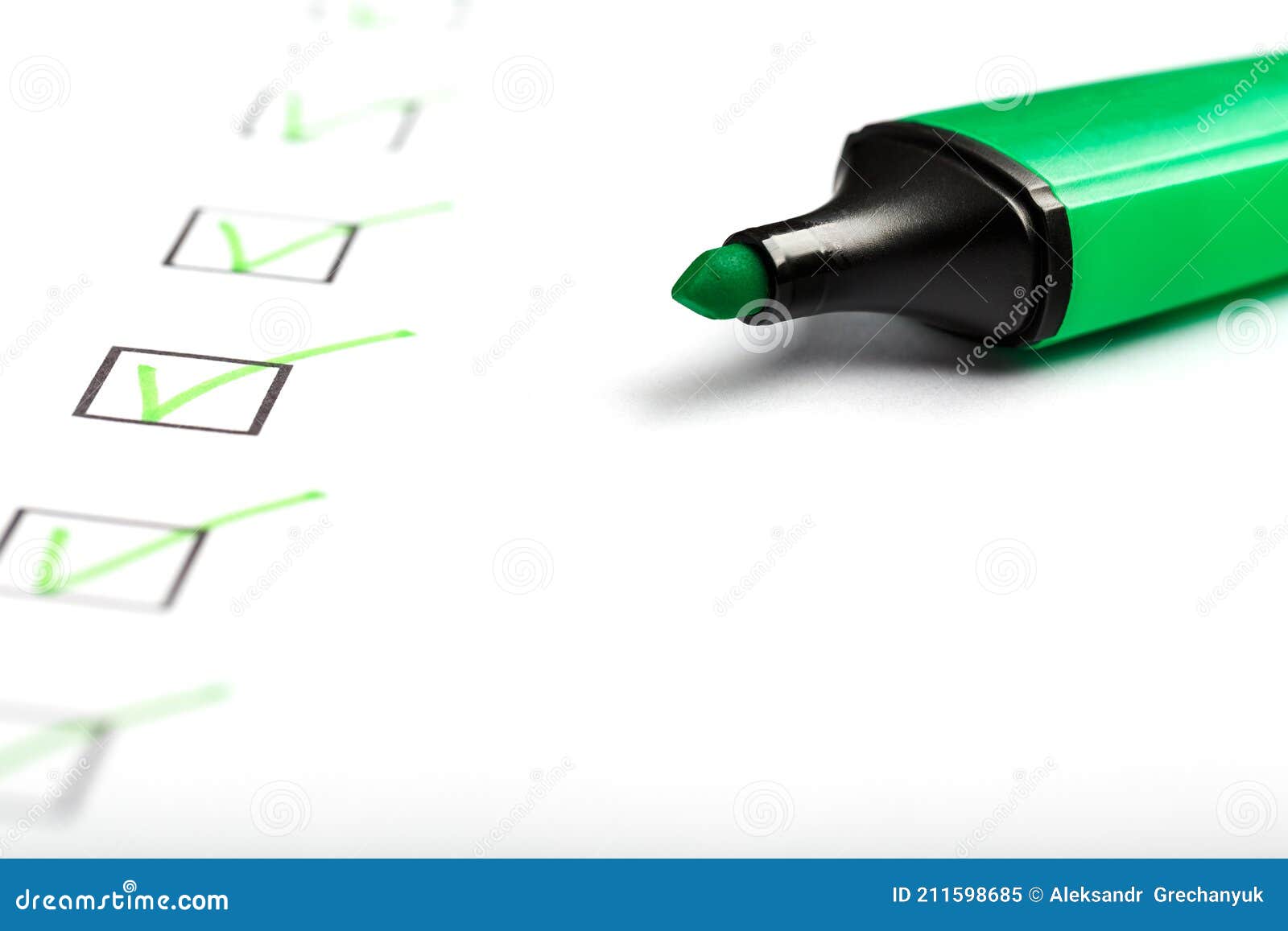 Green Marker with Markers on the Checklist Sheet Stock Image - Image of ...