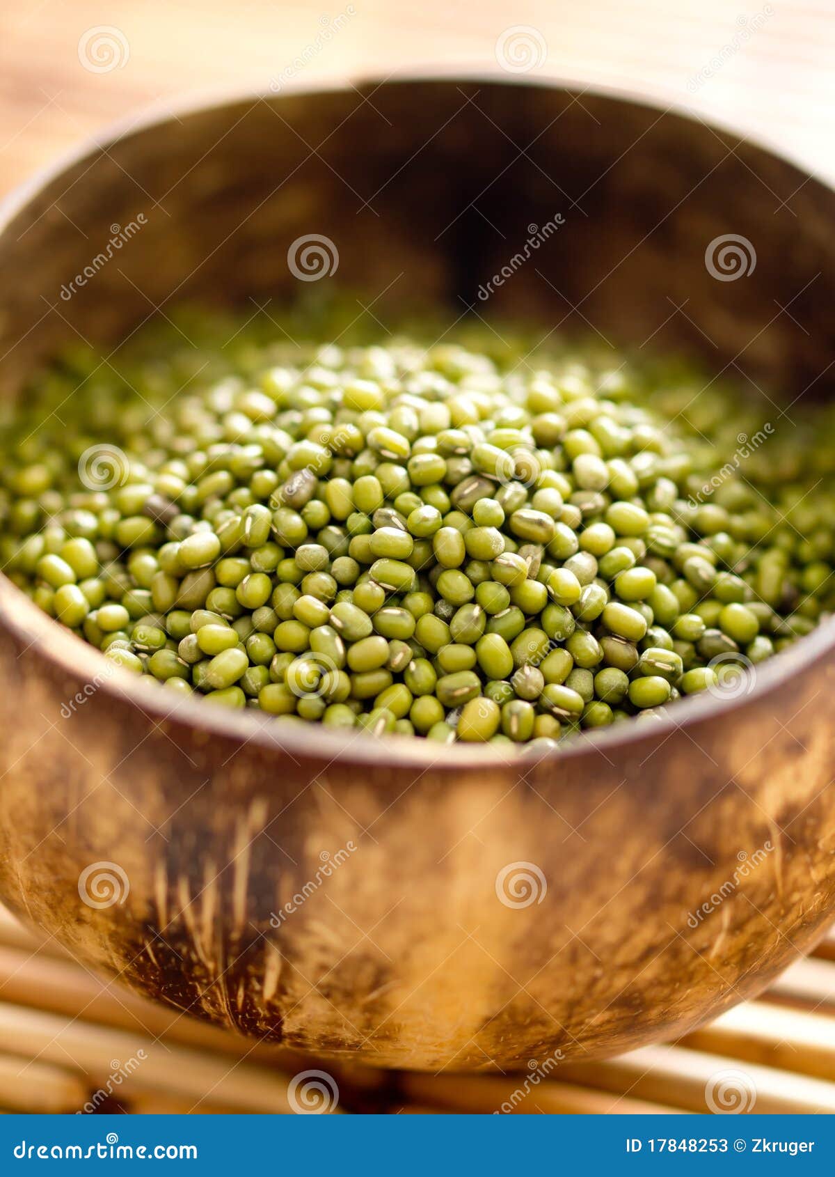 Green mung beans stock image. Image of closeup, uncooked - 17848253
