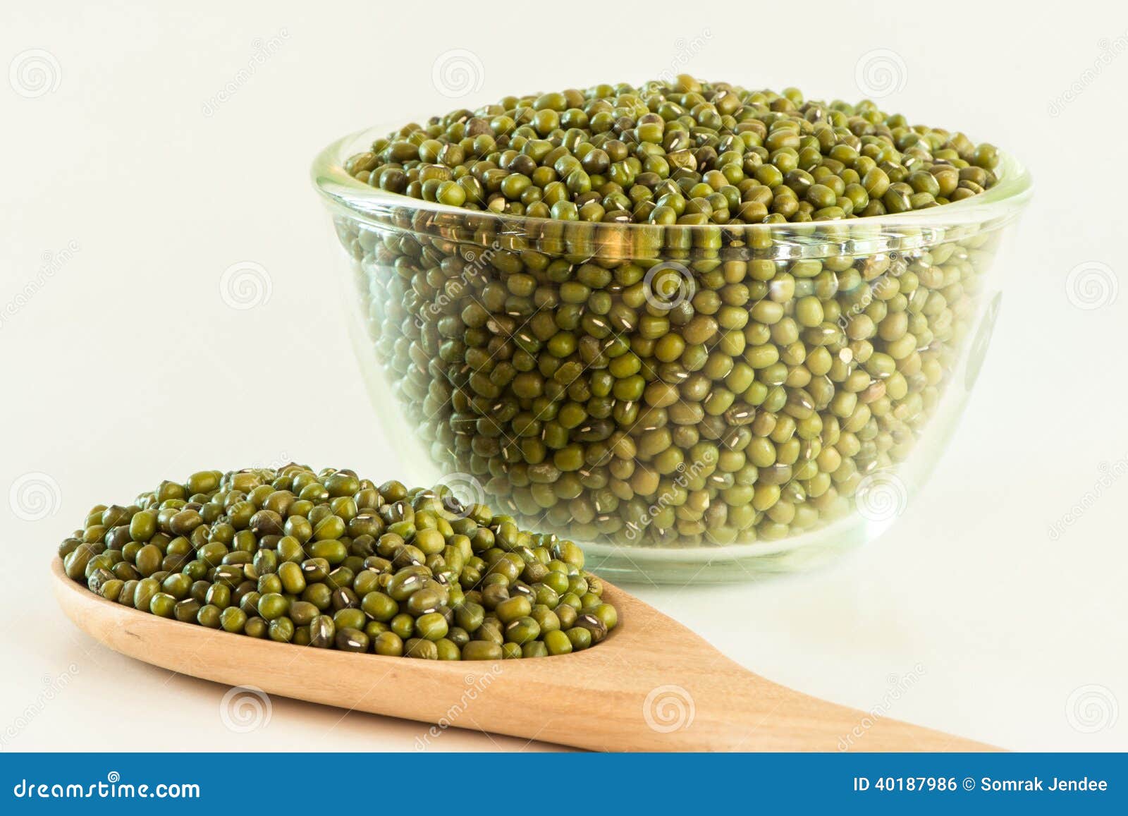 Green mung beans stock photo. Image of spoon, backgorund - 40187986