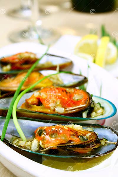 Green mussels stock image. Image of lemon, diet, shellfish - 4270903