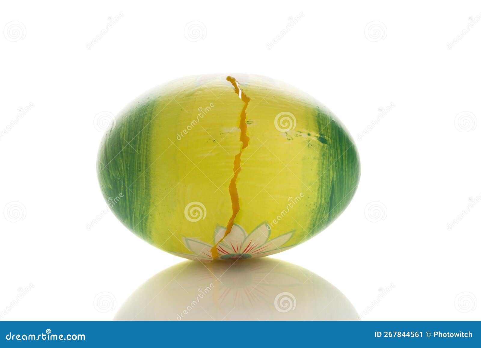 Painted Easter Egg with Crack Stock Image - Image of green, broken ...