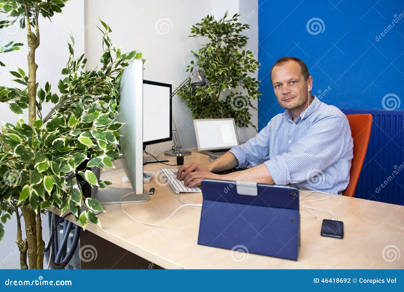 Green paperless office stock photo. Image of consumption - 46418692