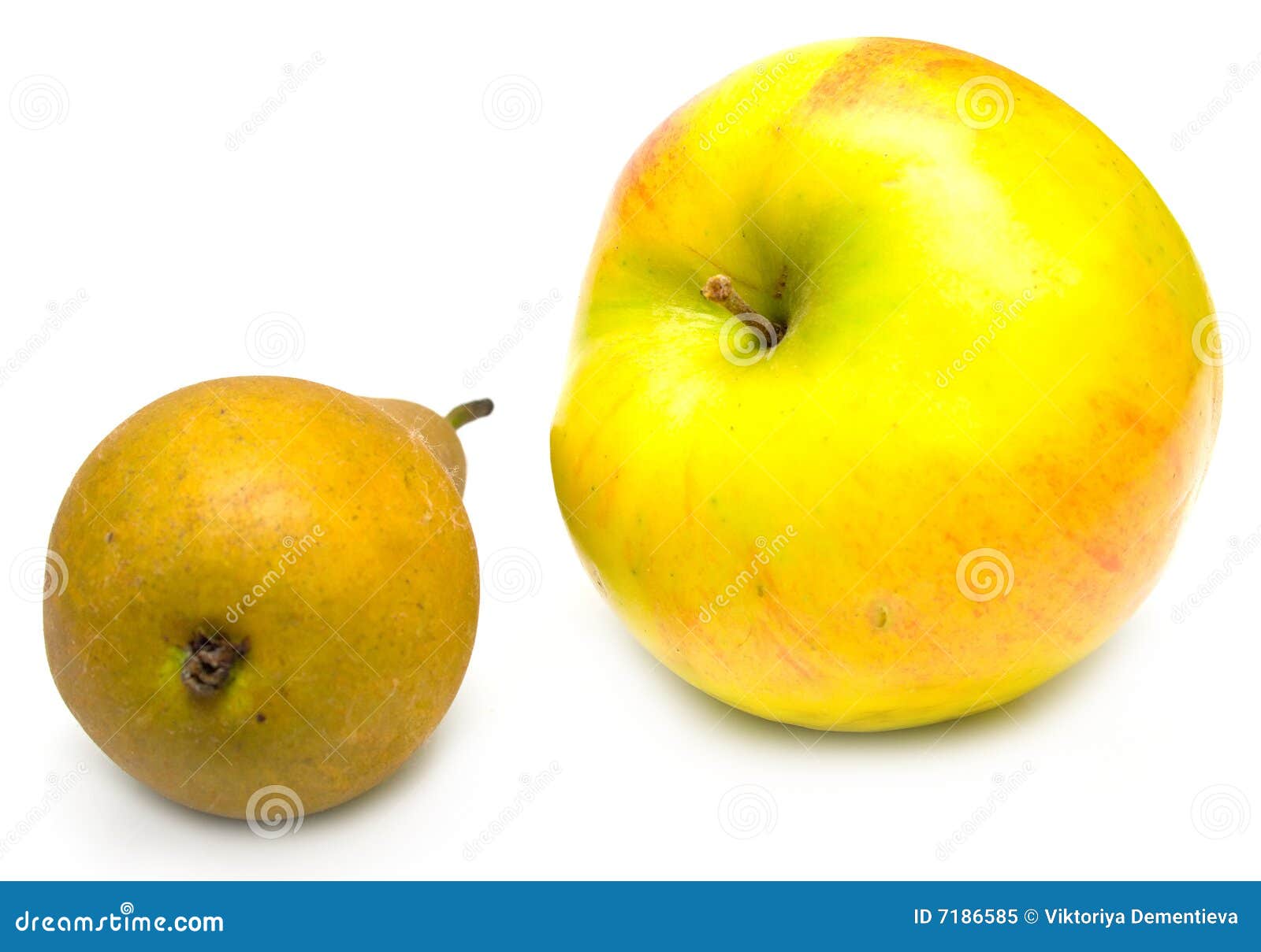 Green Pear and Yellow Apple Stock Image - Image of drop, vitamin: 7186585