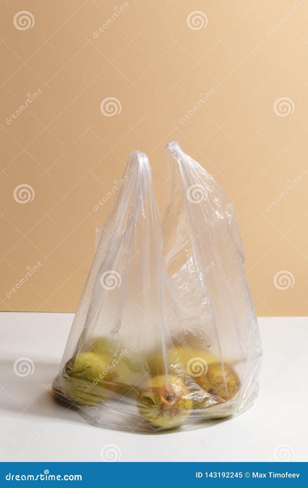 Green Pears in a Plastic Bag Stock Image - Image of ingredient, harvest ...