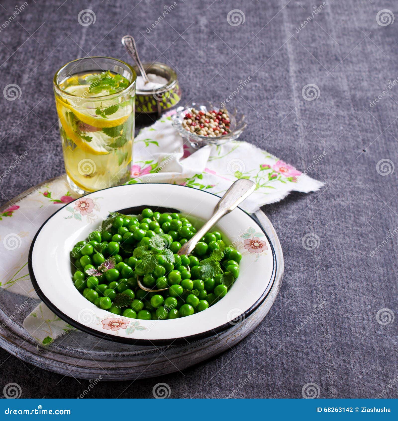 Green peas with mint stock photo. Image of dieting, boiled - 68263142