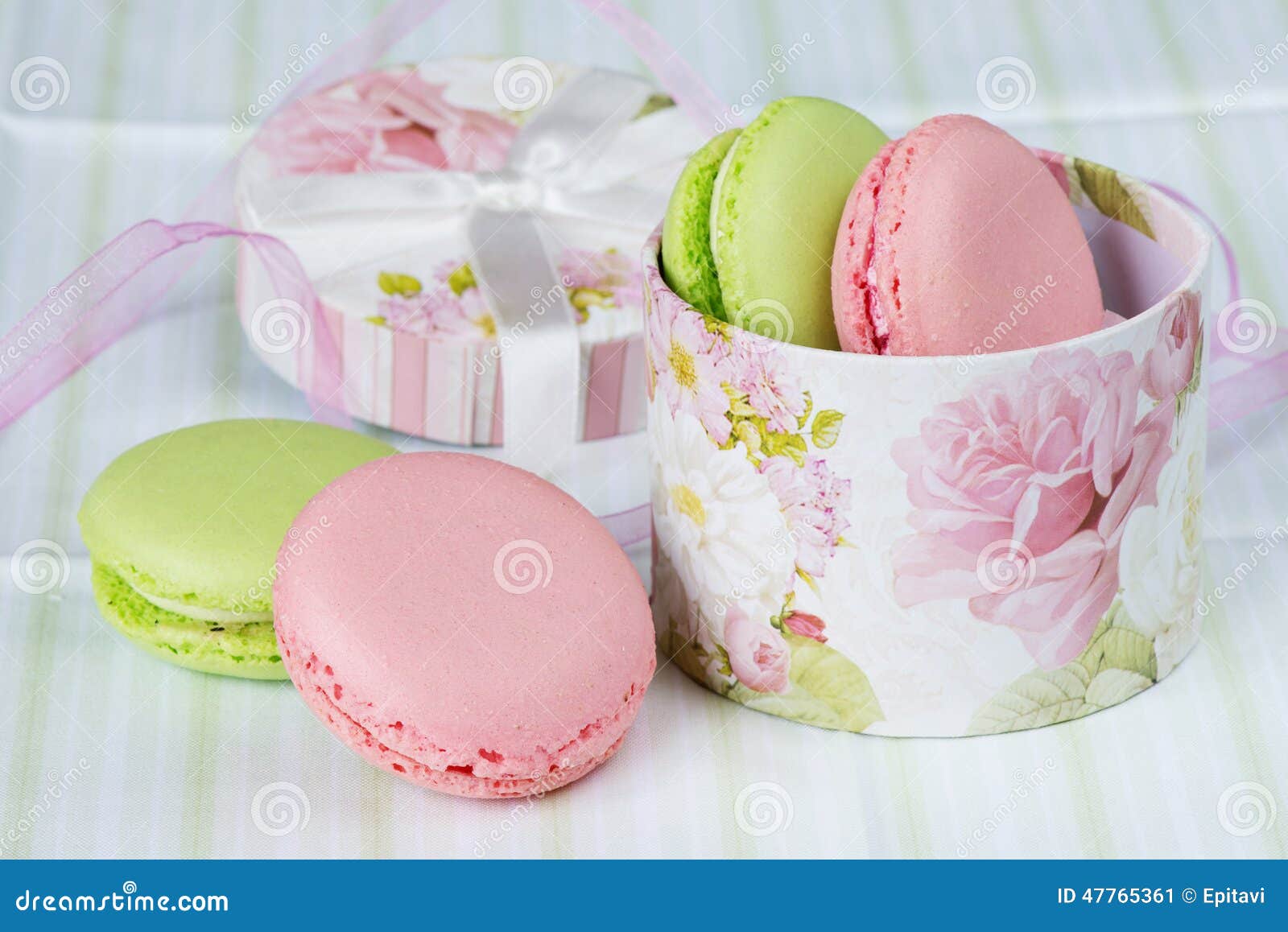 Green and pink macaroons stock image. Image of heap, macaroon - 47765361