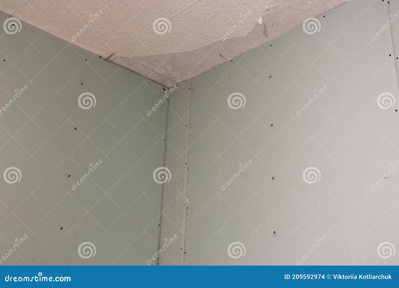 Green Plasterboard Wall In A Room During Renovation, Renovation Of An ...