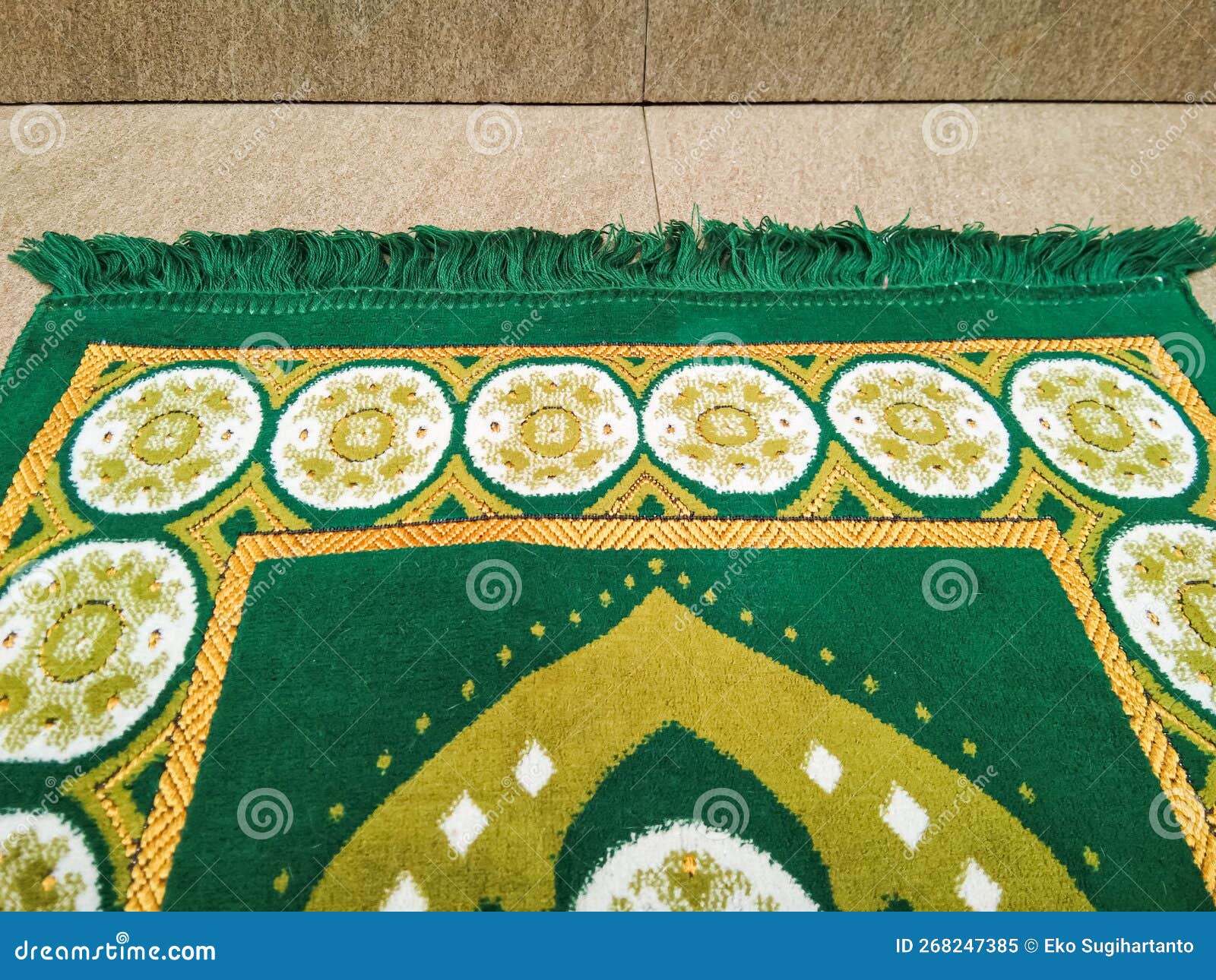 A Green Prayer Rug for Prayer Stock Image - Image of arabesque, card ...