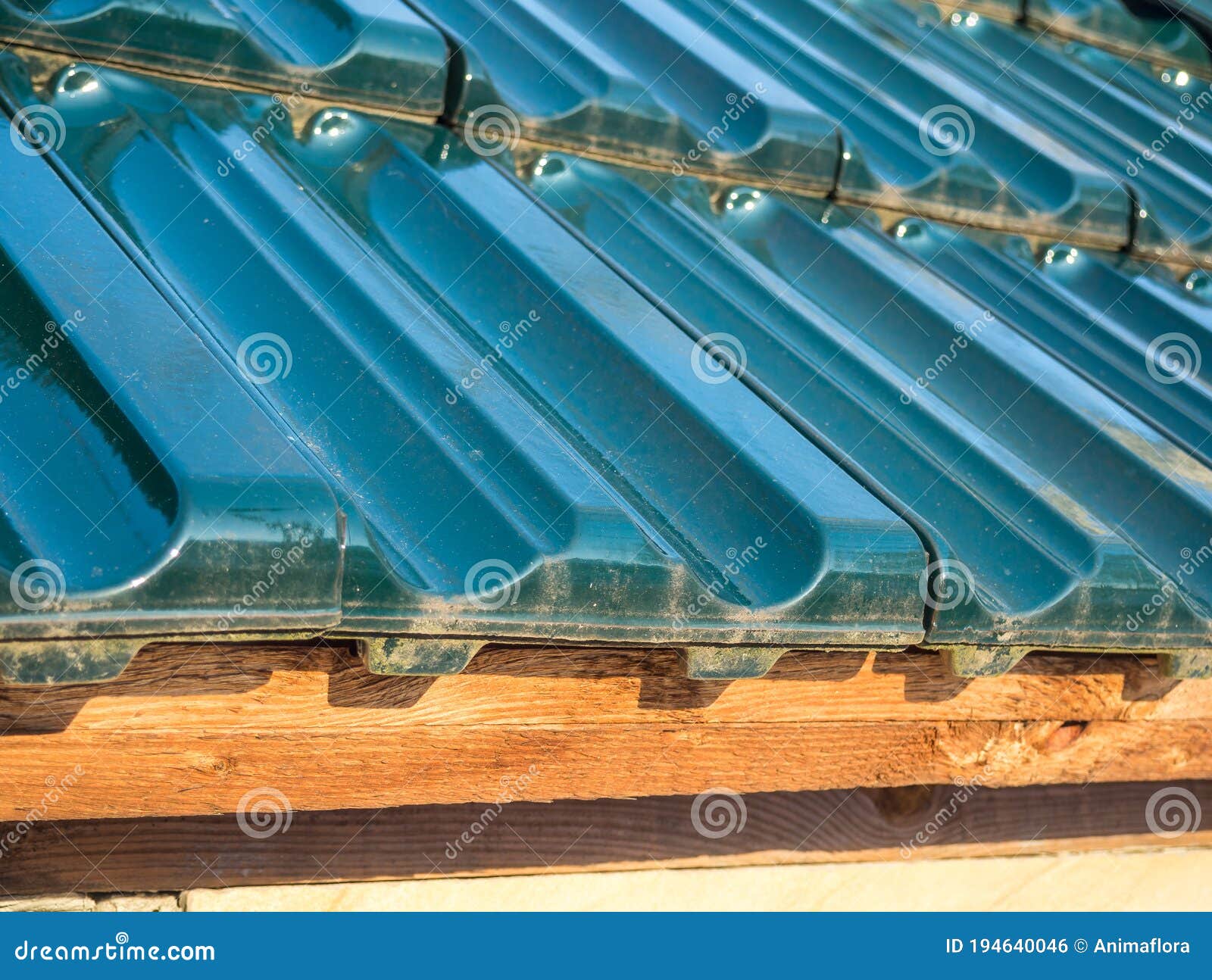 Green Roof Tiles Template Muster Stock Photo - Image of overlap ...