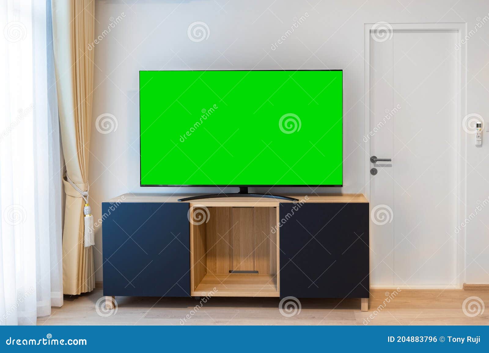 Green screen on smart TV stock photo. Image of broadcasting - 204883796