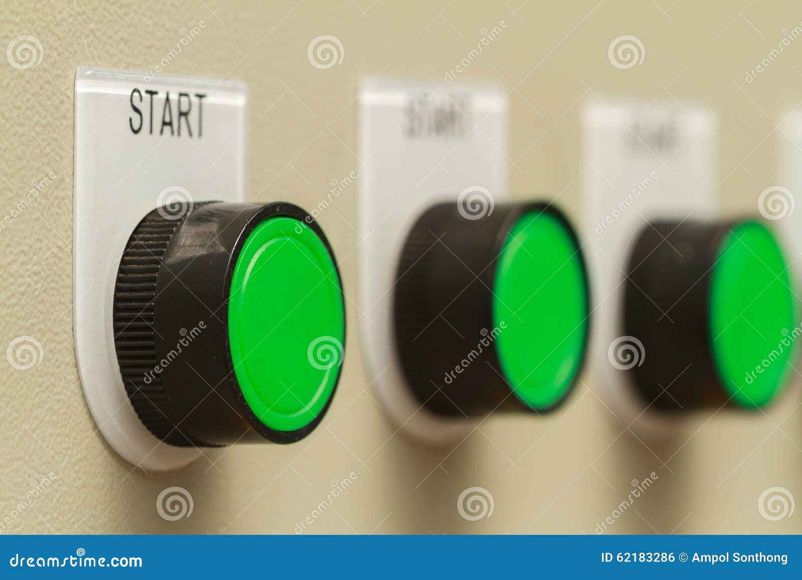 Green start buttons stock photo. Image of rendering, suspend - 62183286