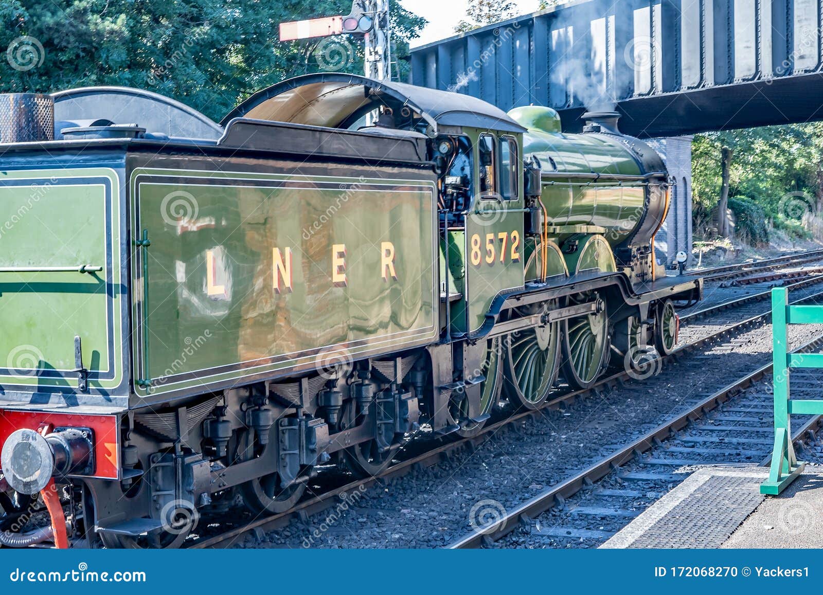 Side on View of a Traditional Green Steam Train Editorial Image - Image ...