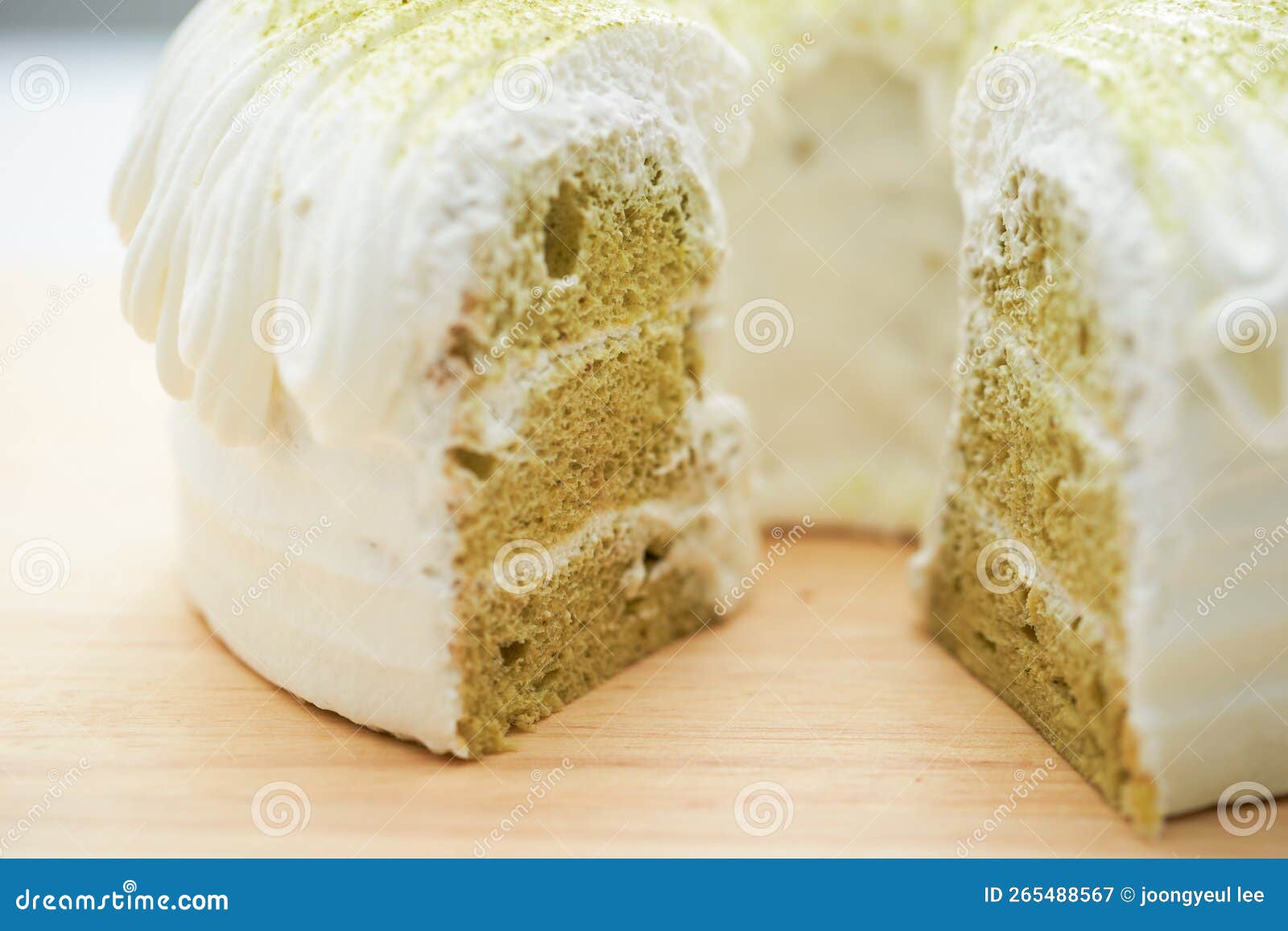 Green Tea Fresh Cream Cake Cross Section Stock Image - Image of ...