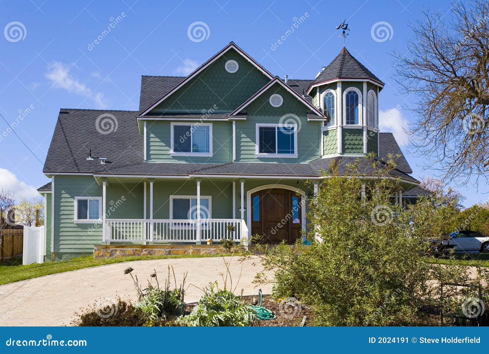 Green Victorian Home stock image. Image of dwelling, bush - 2024191