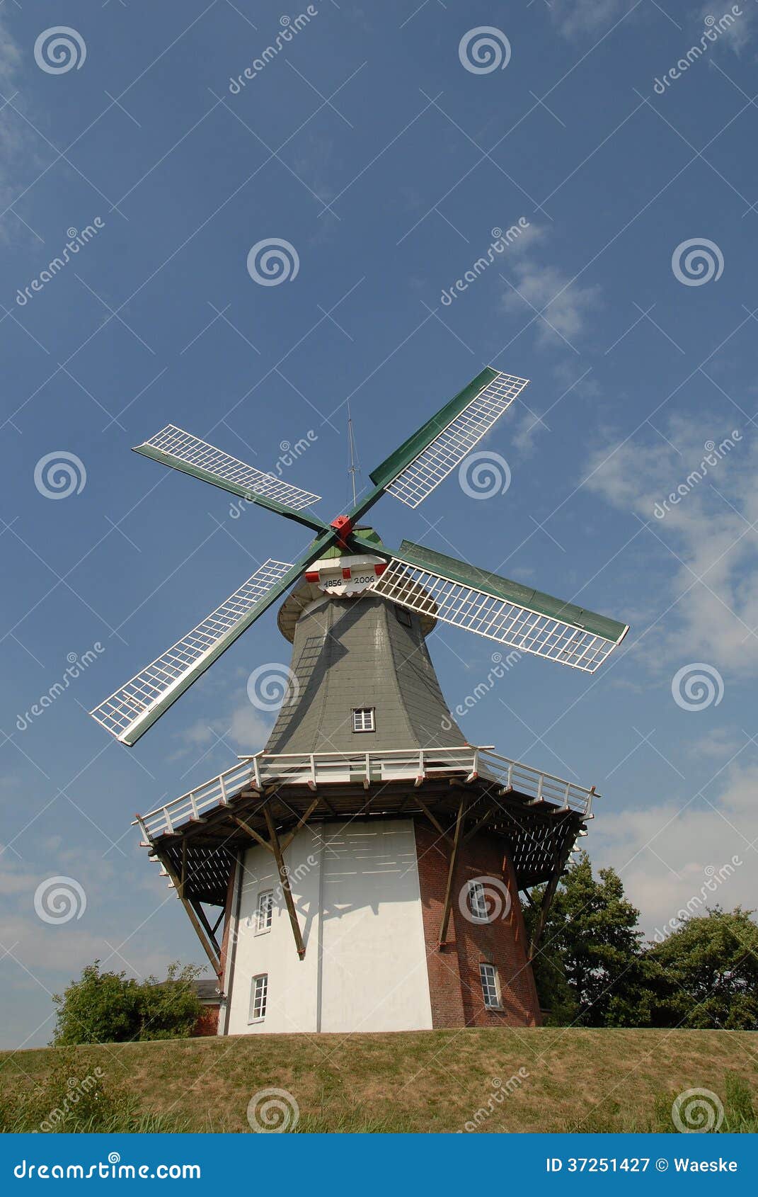 Greetsiel and the Krummhoern Stock Image - Image of krummhoern, bird ...