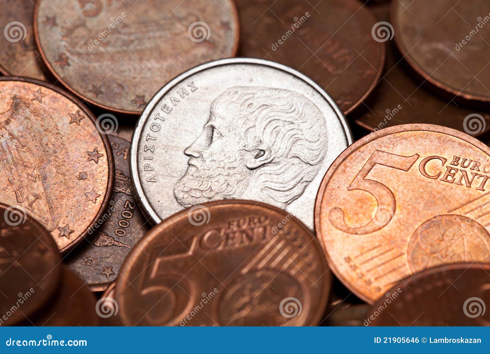 Grego 5 Dracmas De Moeda Entre Euro- Moedas Foto de Stock - Imagem de ...