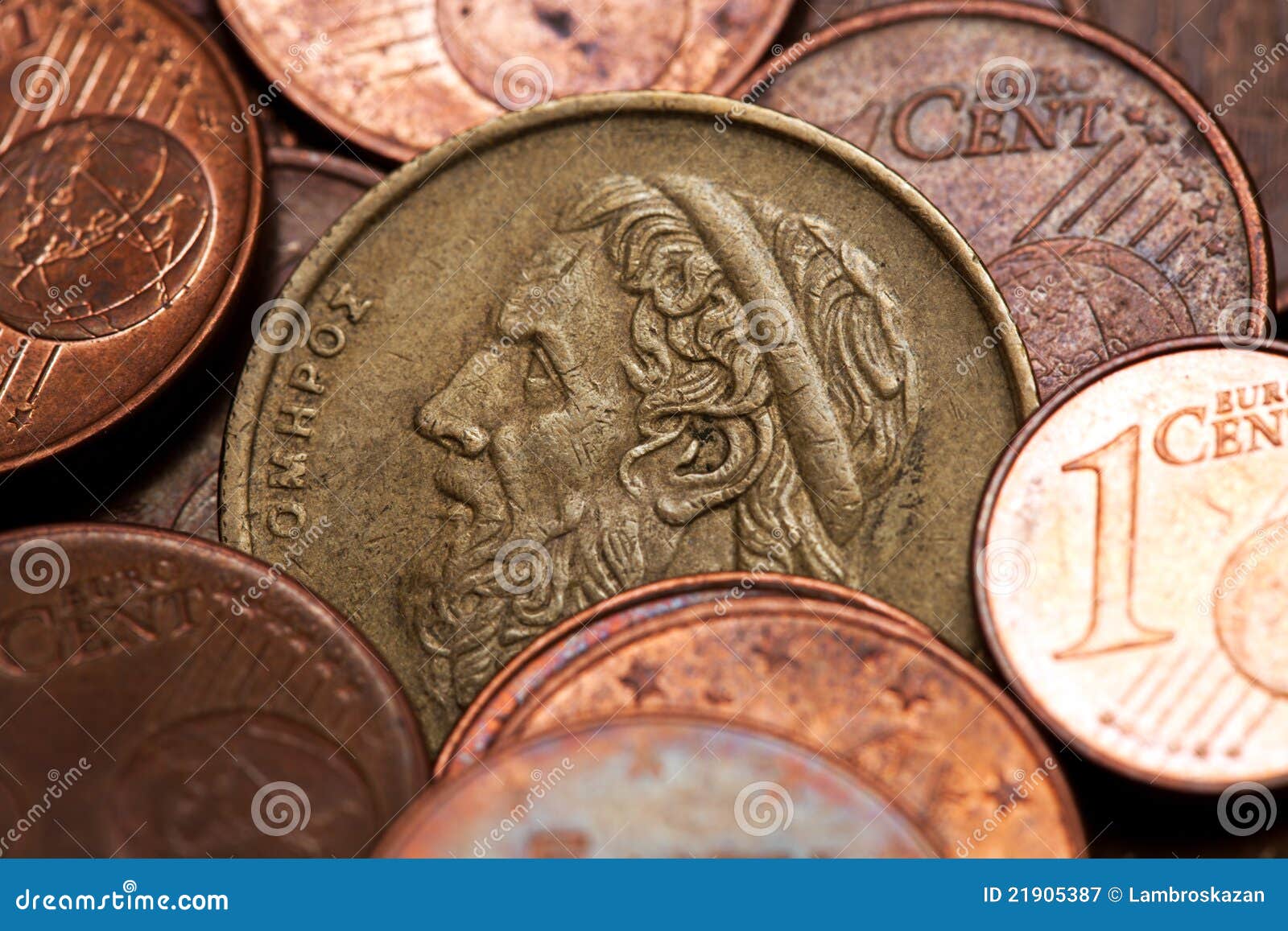 Grego 50 Dracmas De Moeda Entre Euro- Moedas Imagem de Stock - Imagem ...