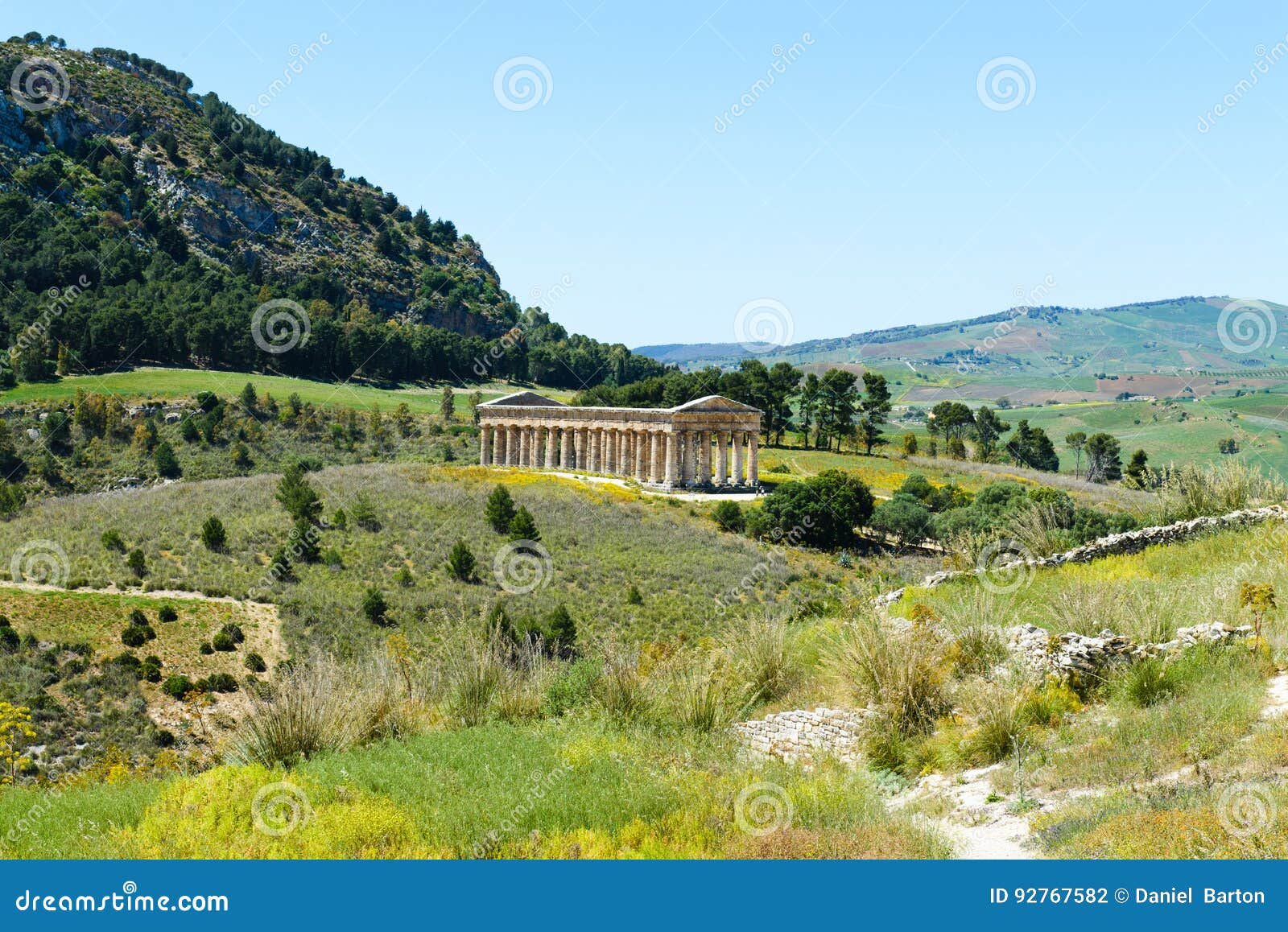 Grekisk Dorisk Tempel I Segesta Arkivfoto - Bild av axeln, liggande ...