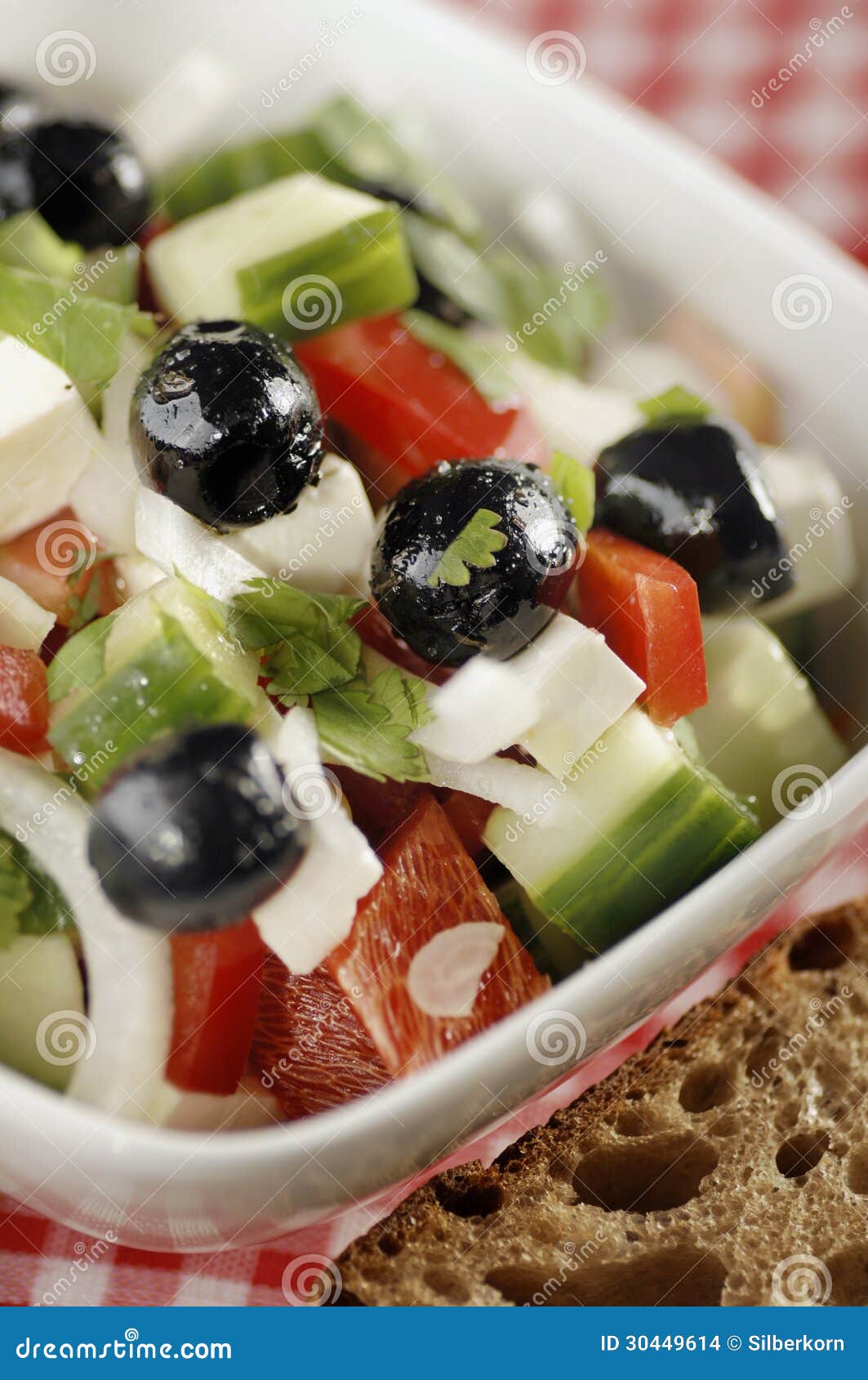 Grekisk sallad arkivfoto. Bild av gjort, helmjöl, peppar - 30449614
