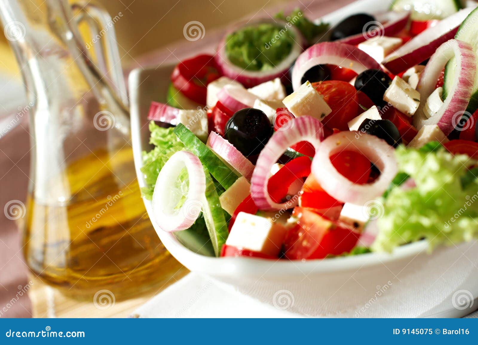 Grekisk sallad fotografering för bildbyråer. Bild av vitaminer - 9145075